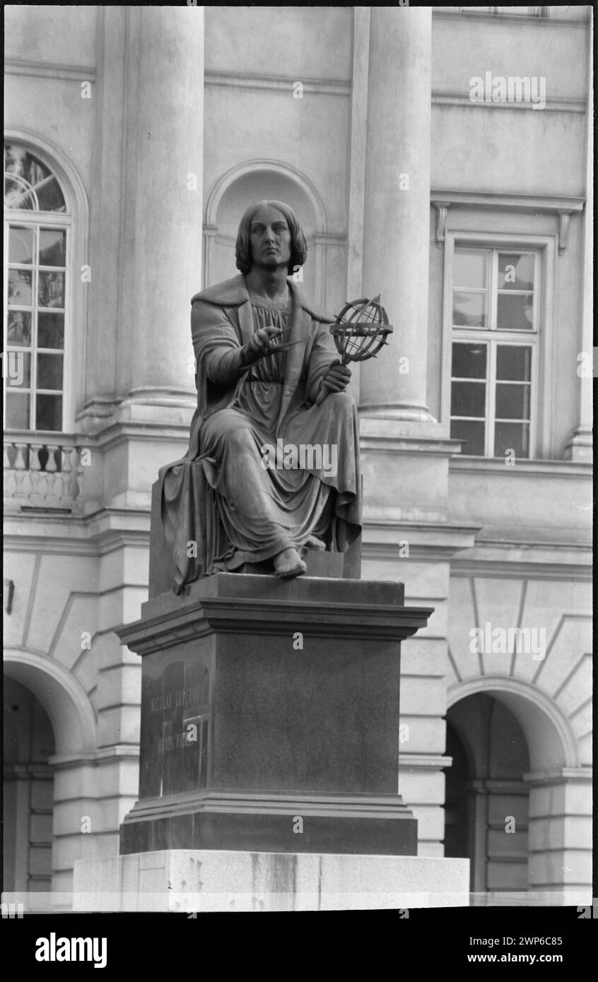 Historic monument nicolaus copernicus Black and White Stock Photos & Images - Alamy