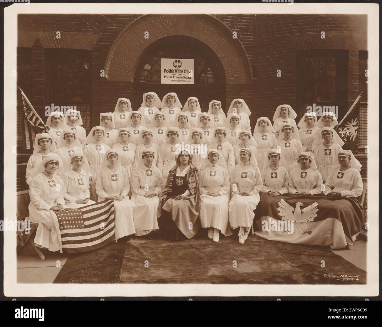 Group portrait of the Polish White Cross for the Polish Army in France ...