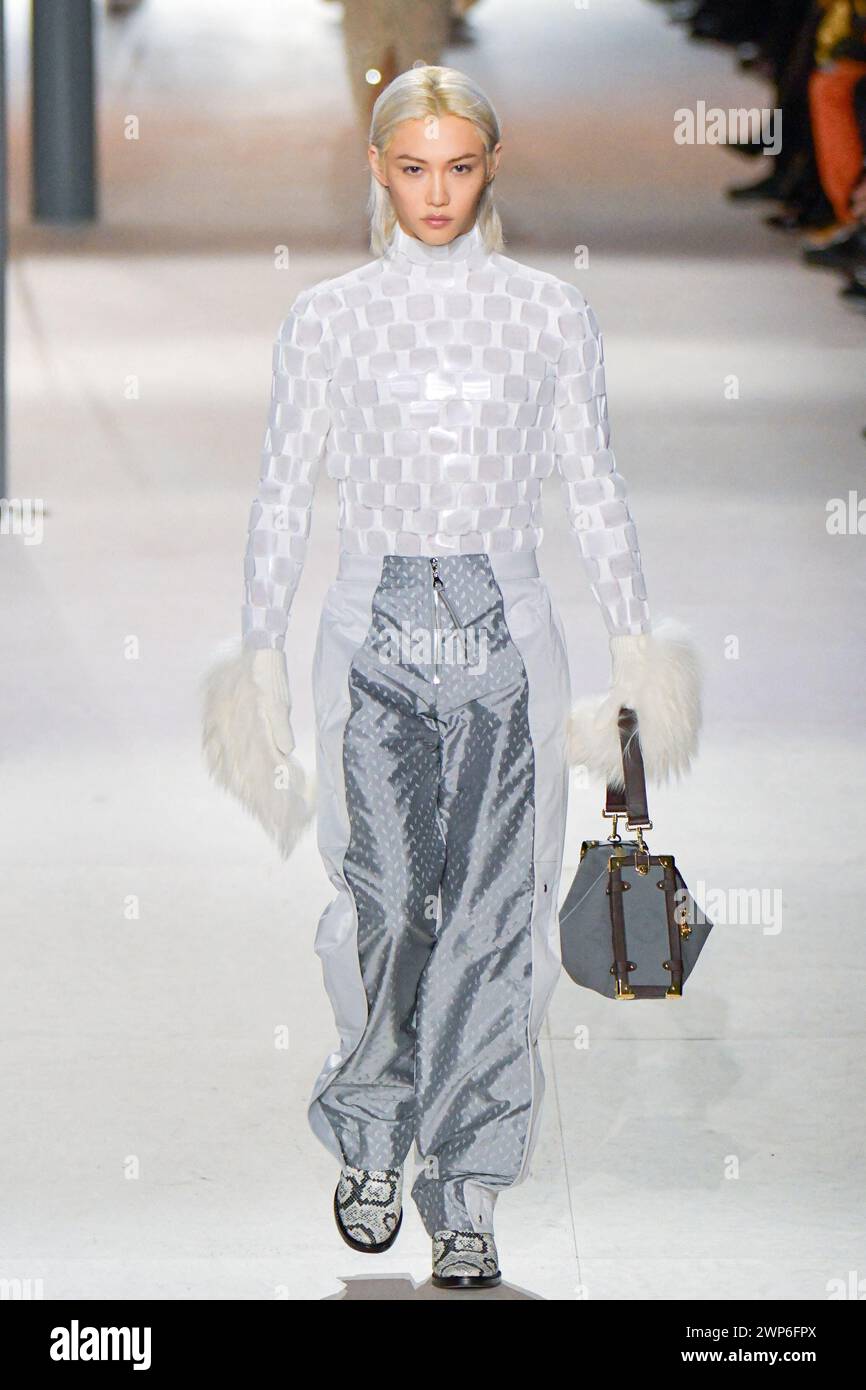 Australian fashion week 2024 hi-res stock photography and images - Alamy