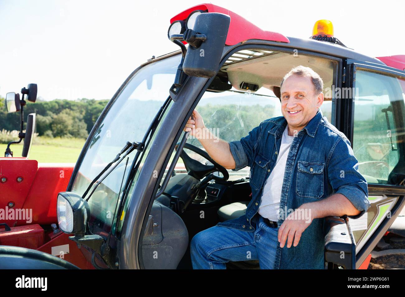 Car farmer and cow hi-res stock photography and images - Alamy