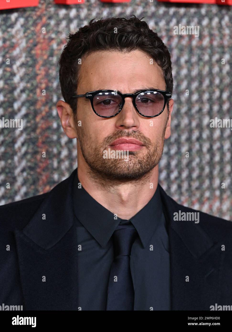 Theo james the gentlemen hi-res stock photography and images - Alamy