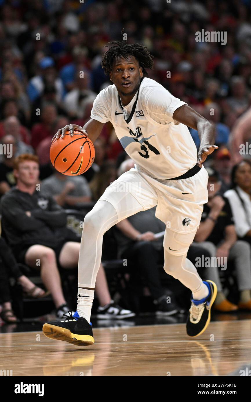 Central Florida forward Thierno Sylla (31) drives to the basket during ...