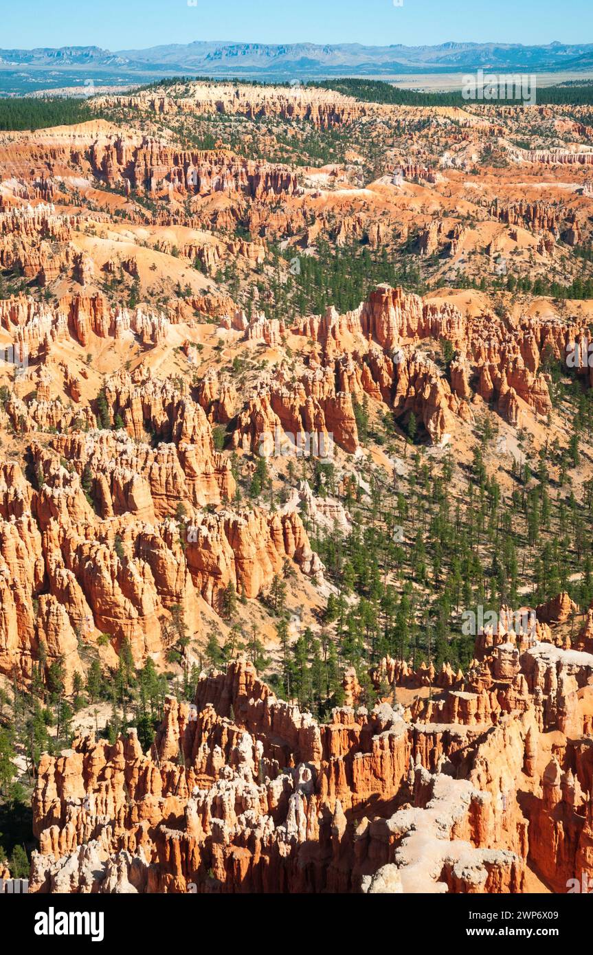 The Bryce Amphitheater at Bryce Canyon National Park in southern Utah ...