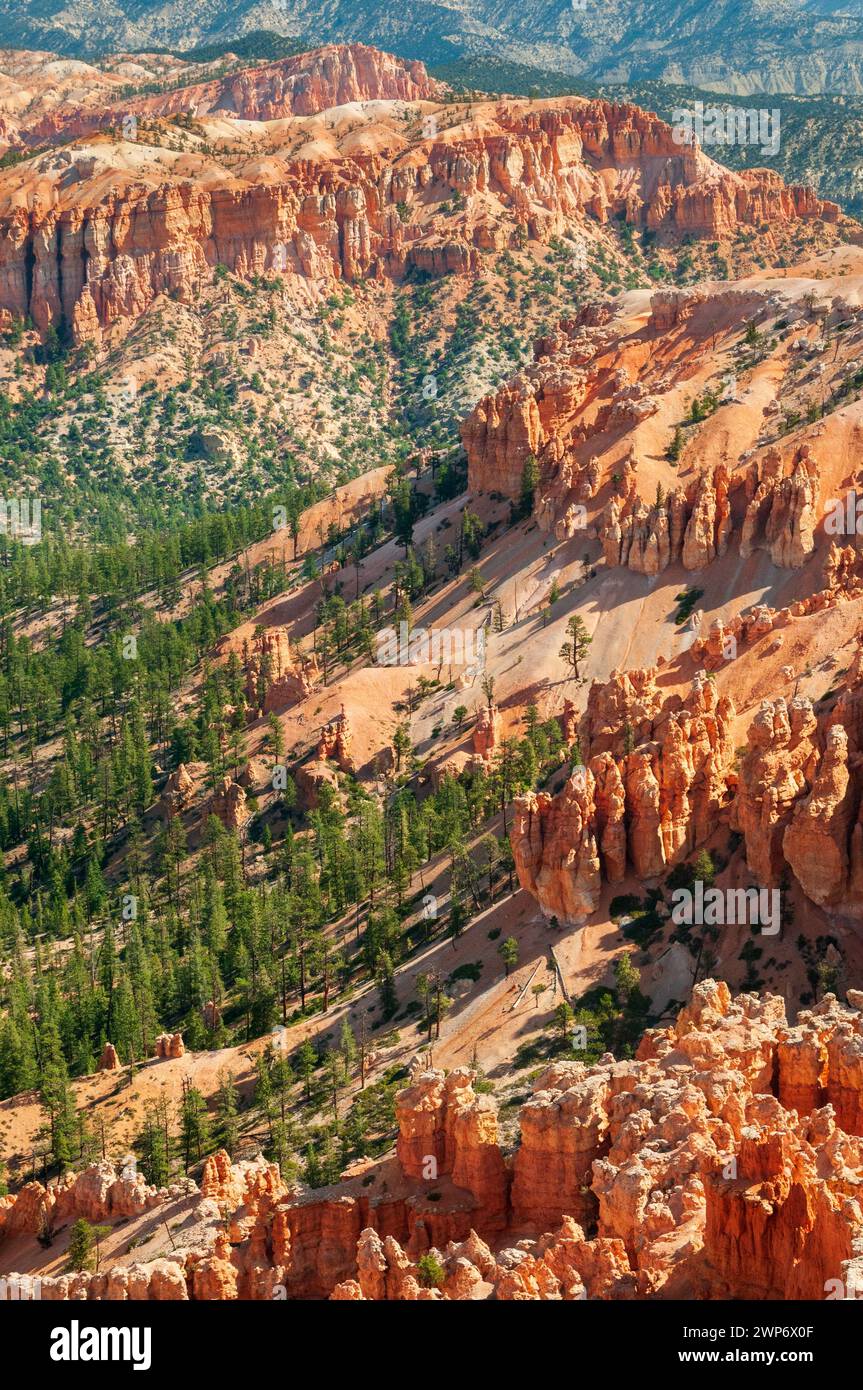 The Bryce Amphitheater at Bryce Canyon National Park in southern Utah ...