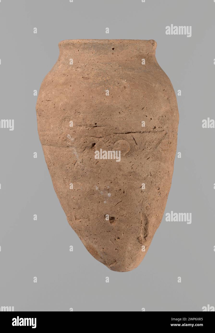 Fragment of pottery featuring hi-res stock photography and images - Alamy