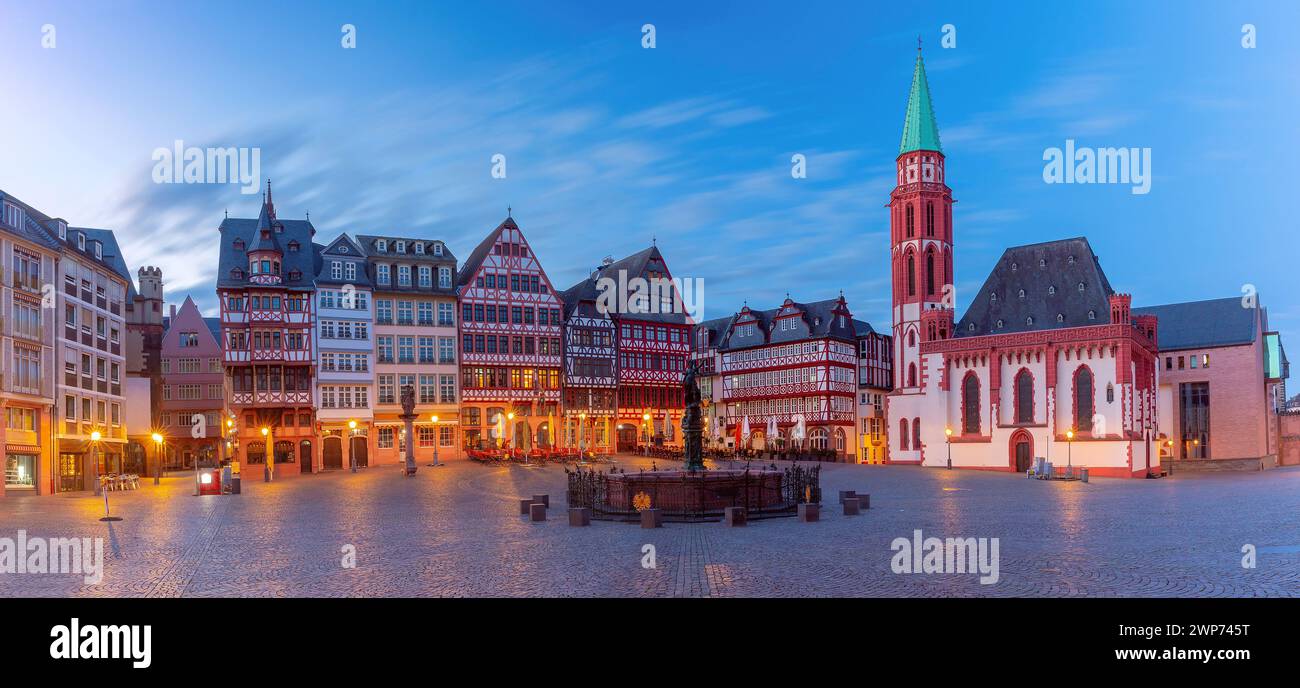 Medieval Town Hall square Romerberg in Old town of Frankfurt am Main ...
