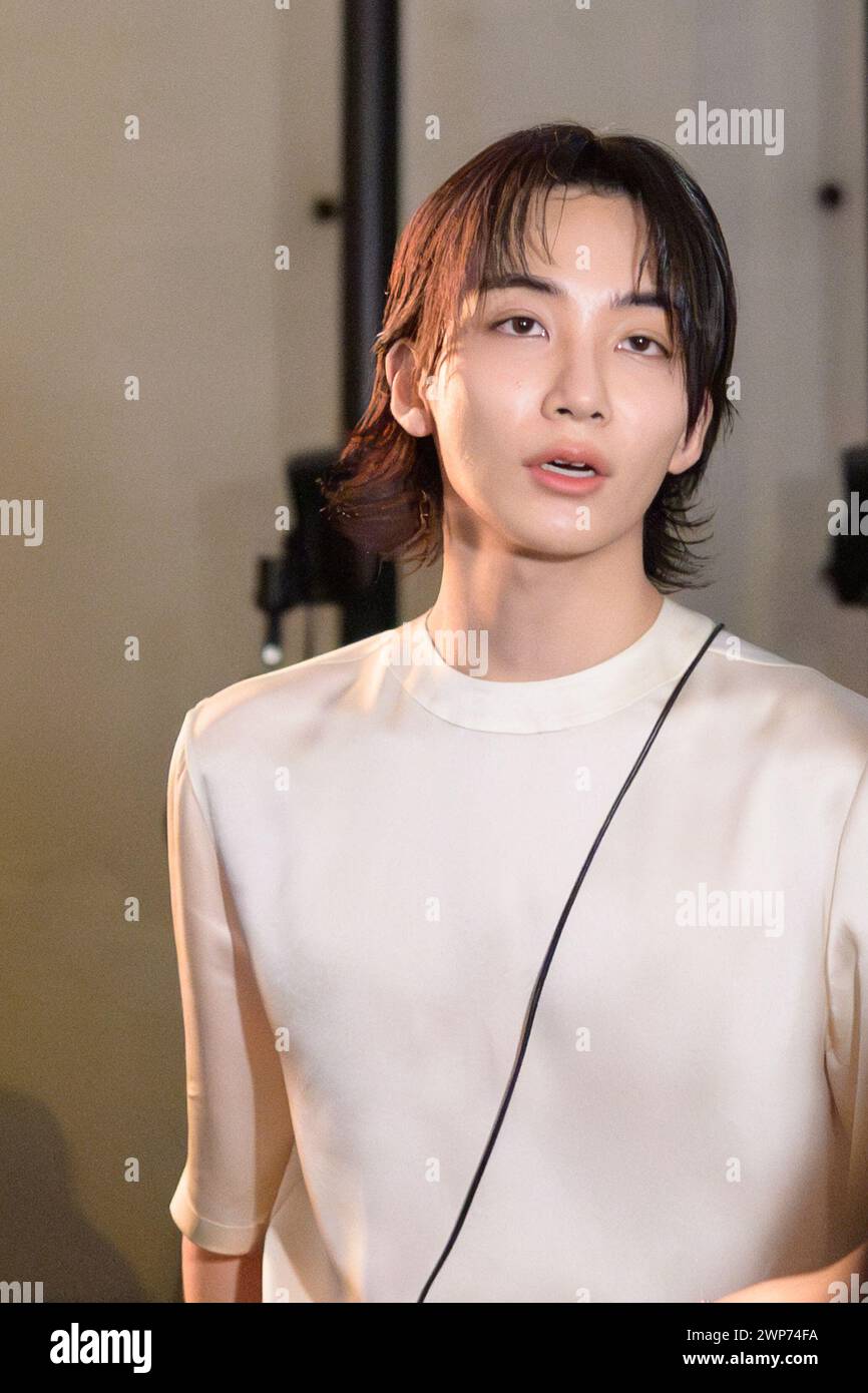 Jeonghan hi-res stock photography and images - Alamy