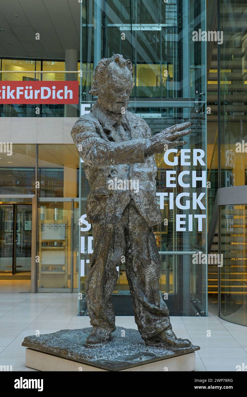 Skulptur von Rainer Fetting, Willy Brandt, Willy-Brandt-Haus ...