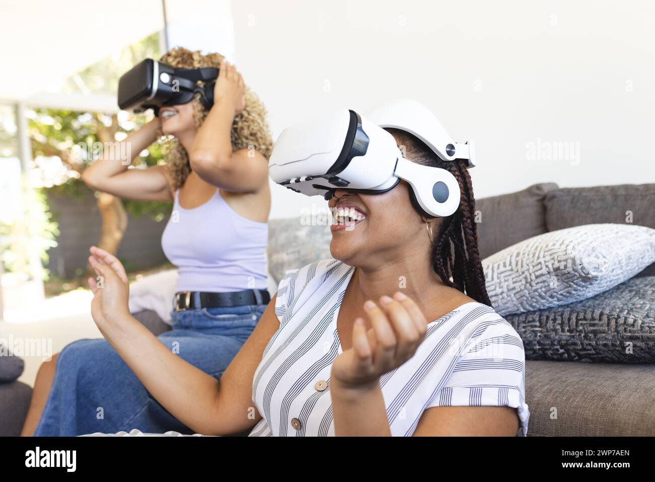 Virtual women futuristic technology hi-res stock photography and images ...