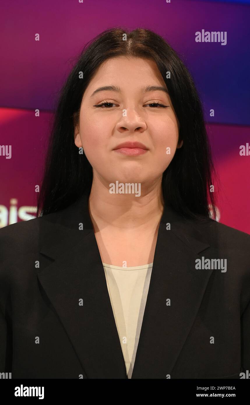 Yasmine mbarek hi-res stock photography and images - Alamy