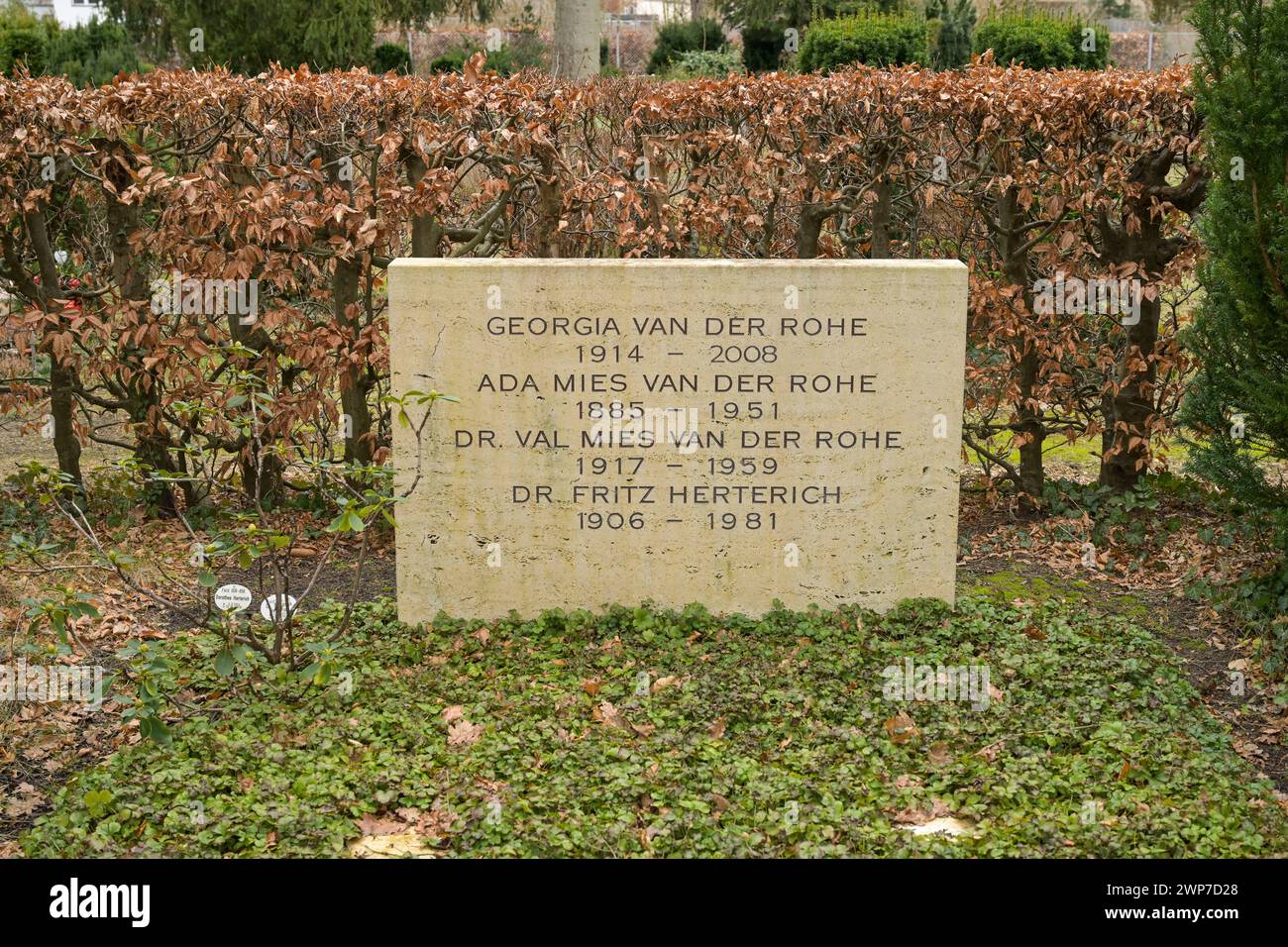 Grab, Georgia van der Rohe, Ada Mies van der Rohe, Val Mies van der ...