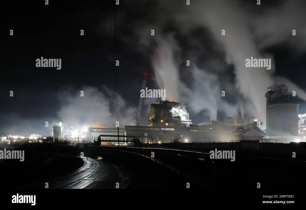 Shoot the works hi-res stock photography and images - Alamy