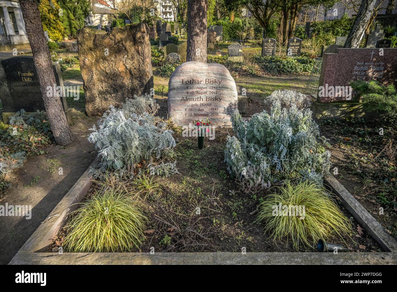 Lothar und Almuth Bisky, Grab, Dorotheenstädtischer Friedhof ...