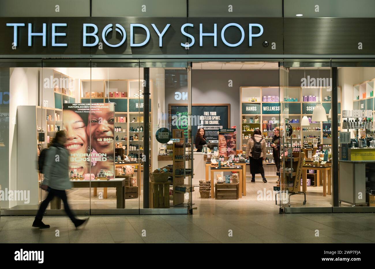 Bodyshop hi-res stock photography and images - Alamy