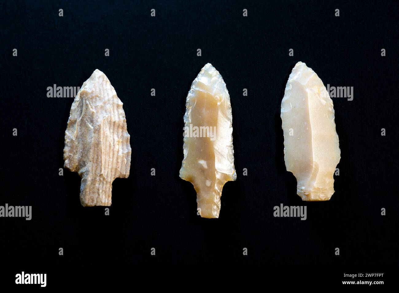 Neolithic flint arrow heads Stock Photo - Alamy