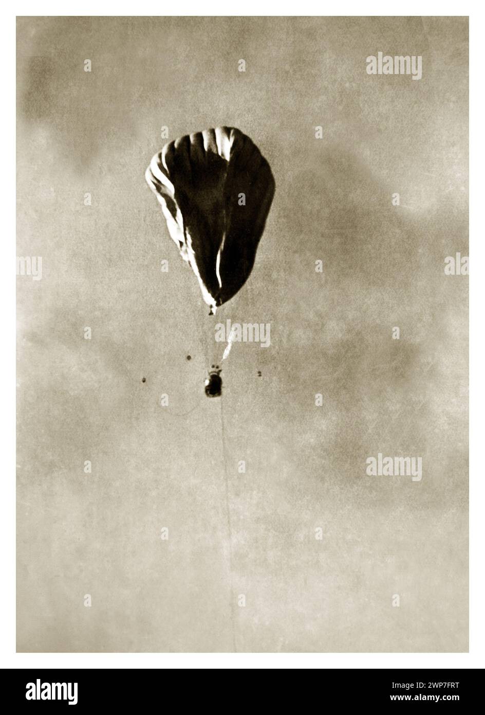USSR-1 Soviet stratospheric balloon in flight, 1933 Stock Photo - Alamy