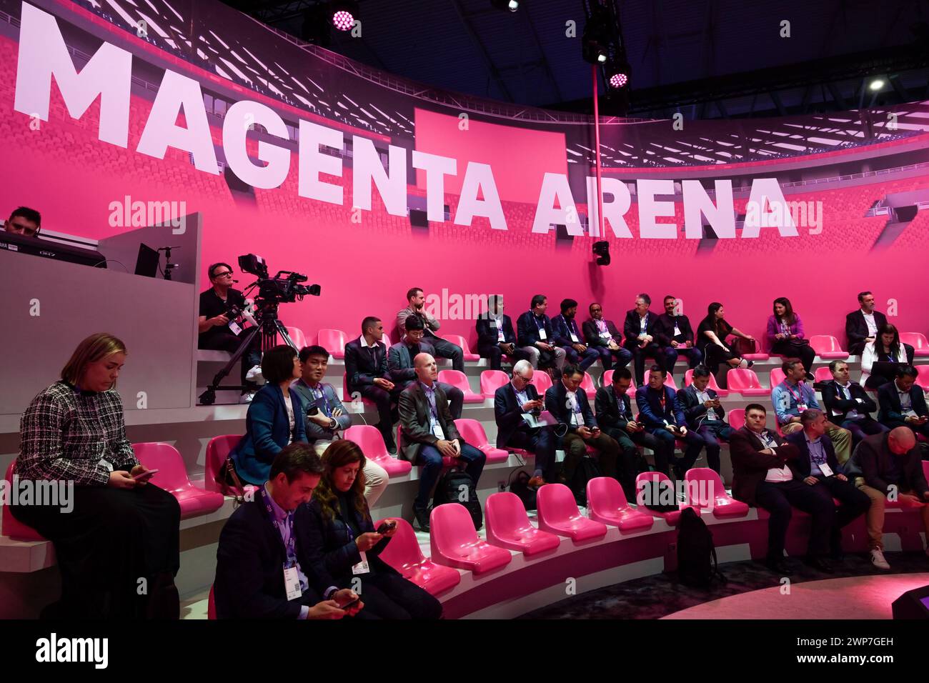 Magenta Arena, Deutsche Telekom Messestand, MWC Mobile World Congress 2024, Barcelona, Spanien ...