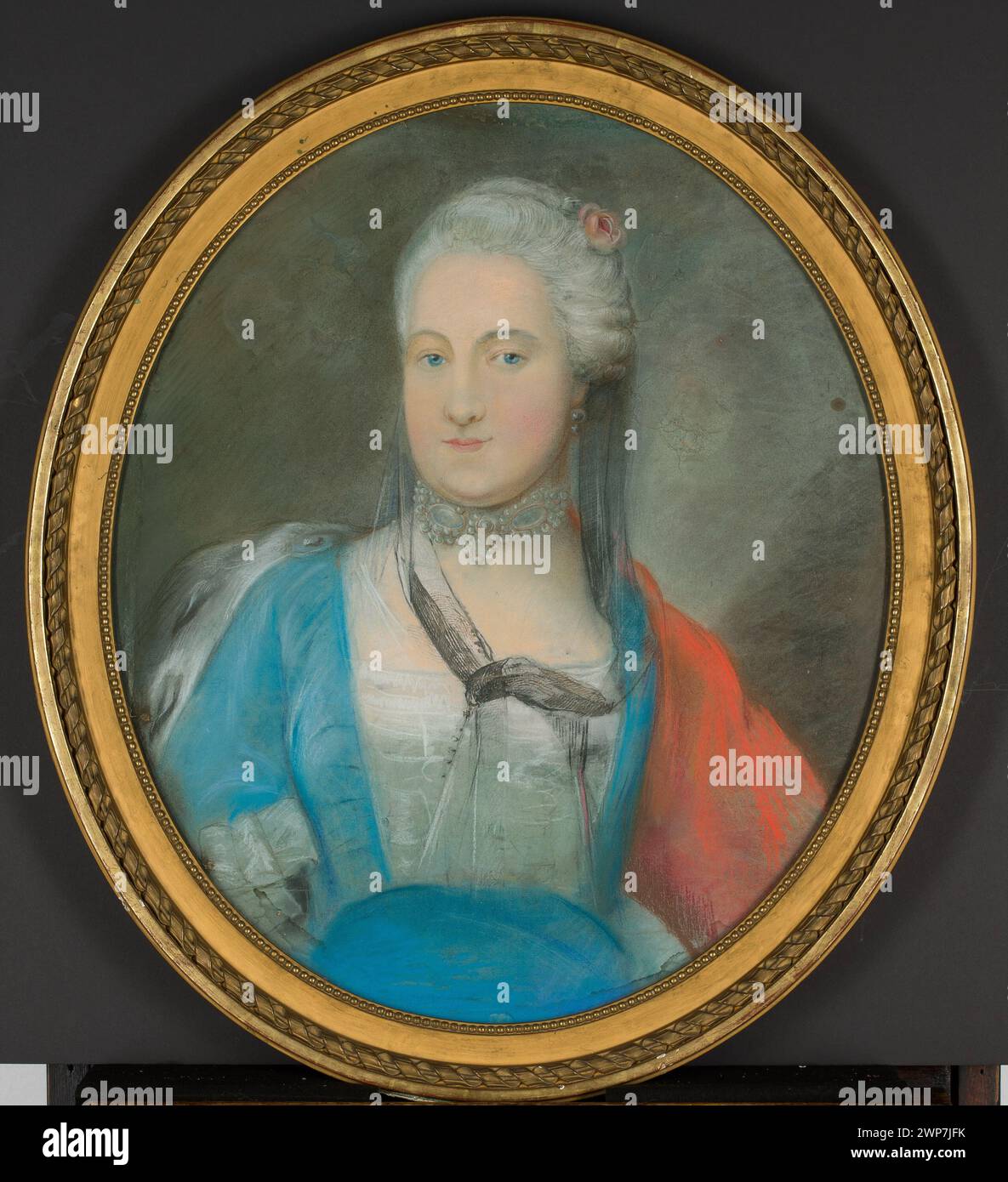 Rococo attire hi-res stock photography and images - Alamy
