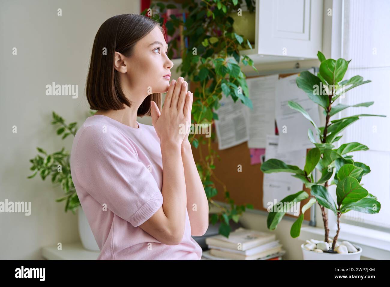 Prayer profile hi-res stock photography and images - Alamy