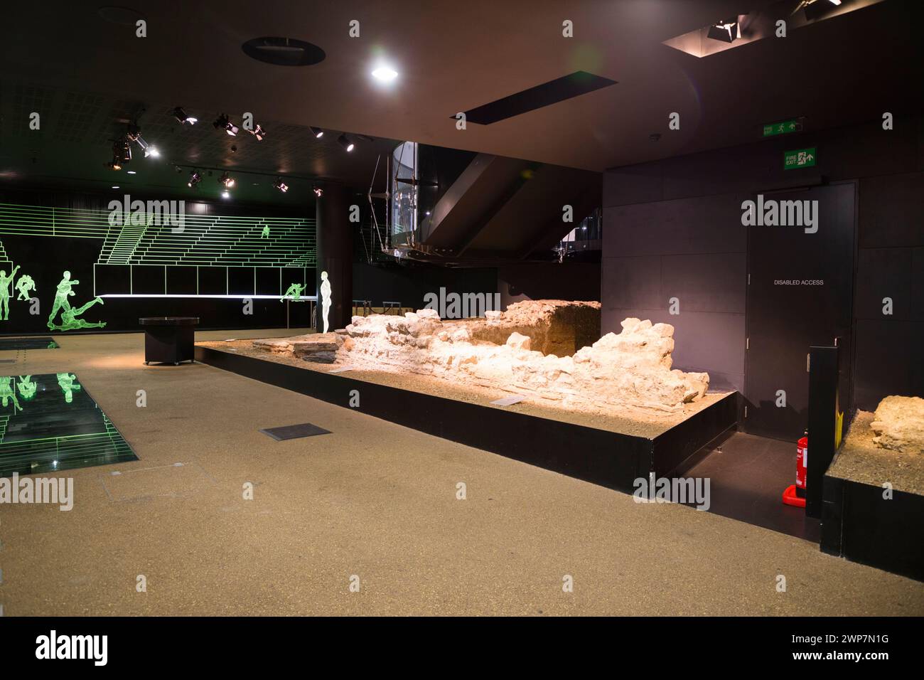 Guildhall yard amphitheatre hi-res stock photography and images - Alamy