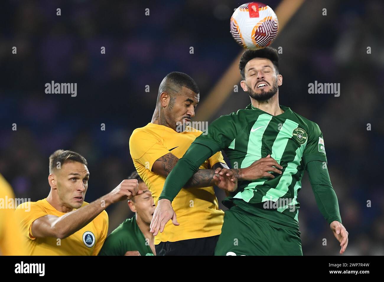 Zhejiang Professional Football Club defeated Shenzhen Peng City ...