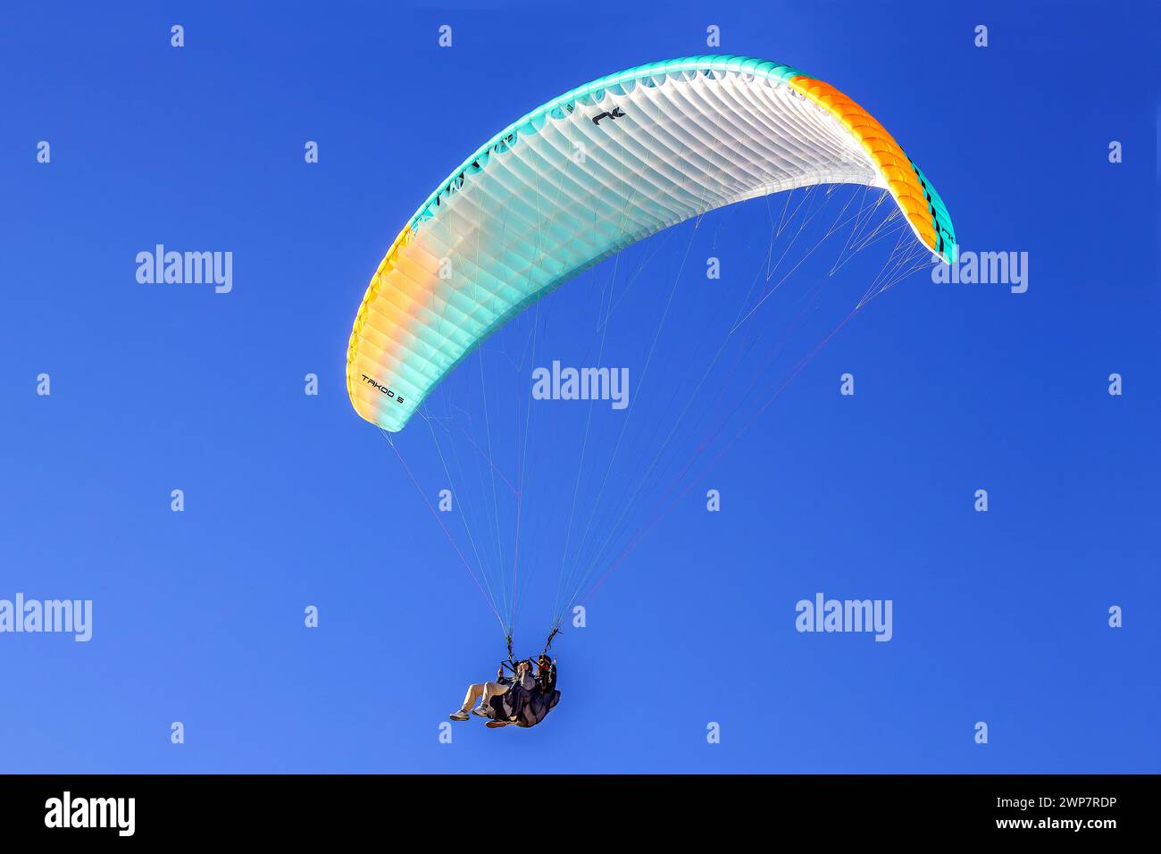 Paragliding pilot flight hi-res stock photography and images - Alamy