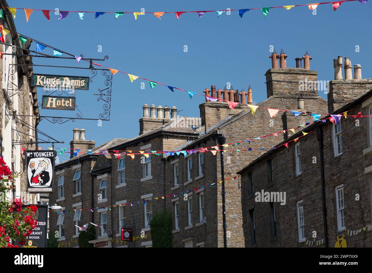 Askrigg village hi-res stock photography and images - Alamy