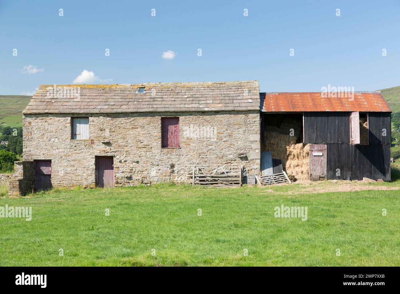 Old barn yorkshire hi-res stock photography and images - Alamy
