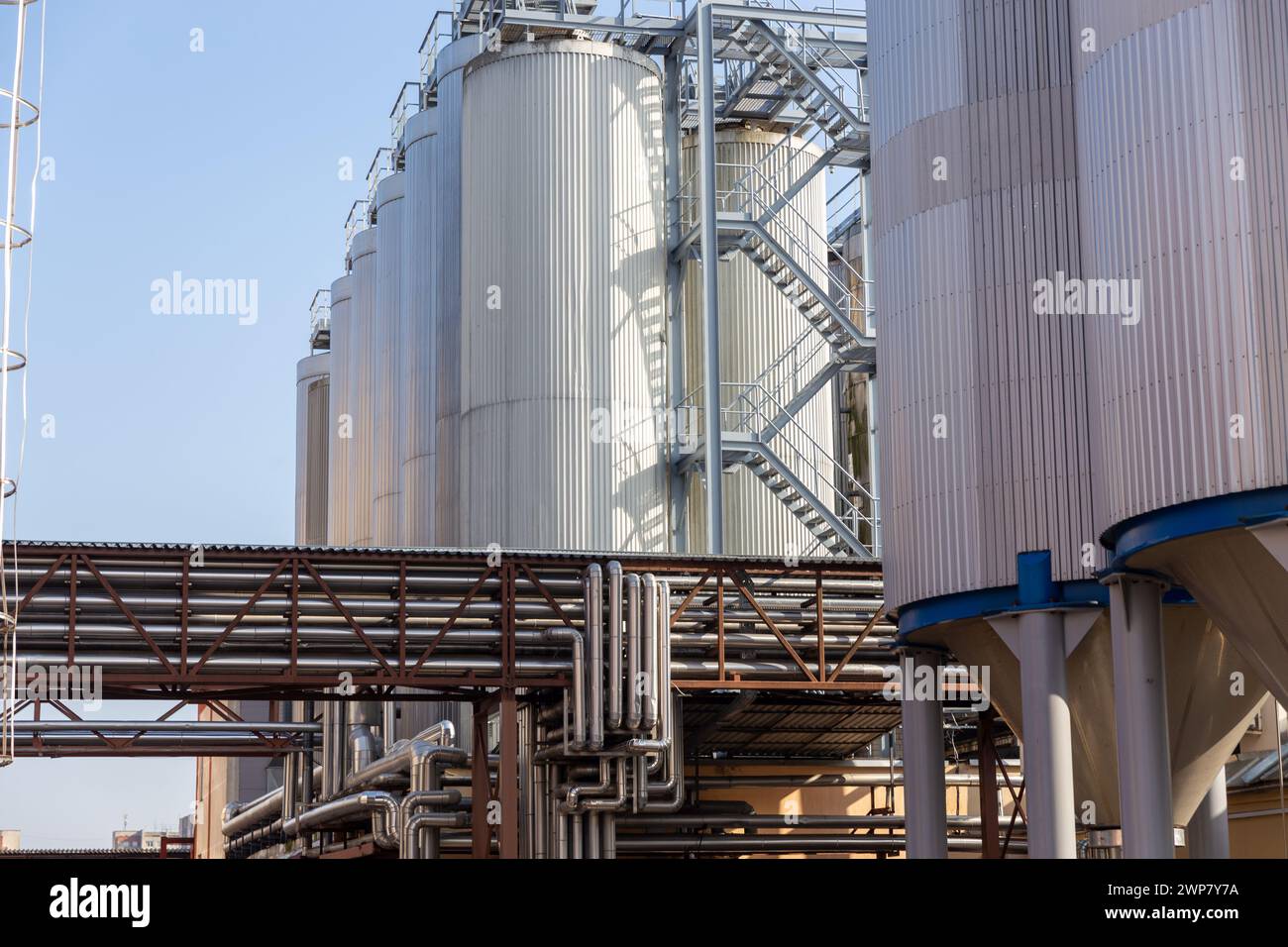 Brewery storage tank hi-res stock photography and images - Alamy