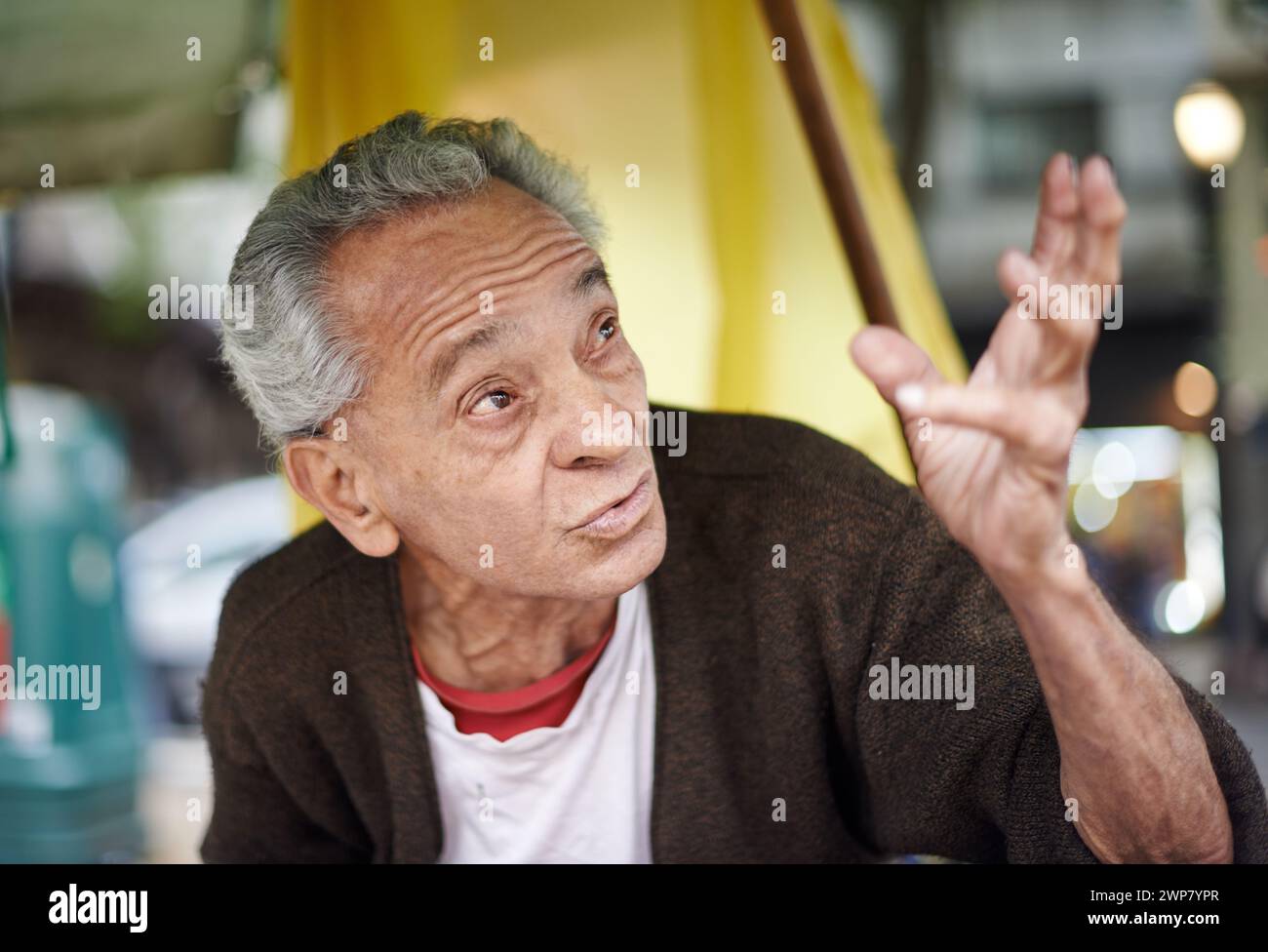 Mexican people man talking on hi-res stock photography and images - Alamy