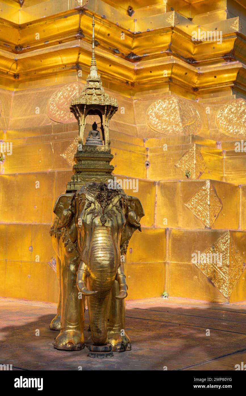 Golden elephant sculpture base hi-res stock photography and images - Alamy