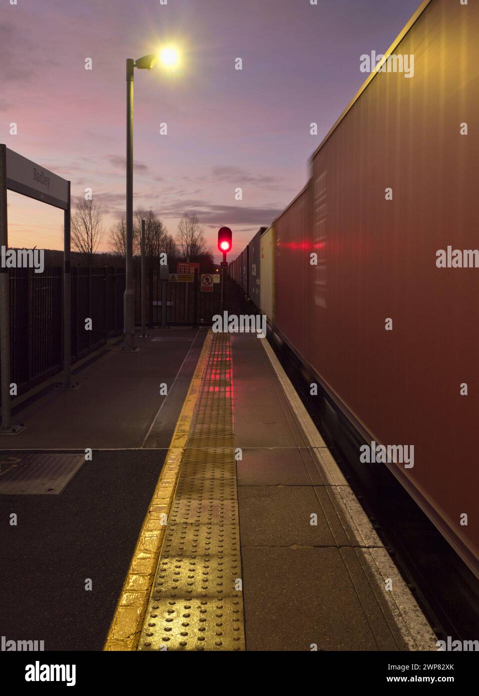 Light blue morning sky coloured red hi-res stock photography and images ...