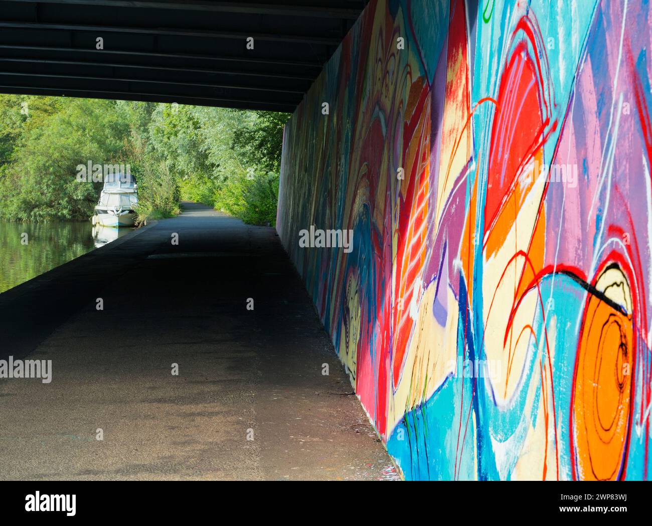 Walk under the thames hi-res stock photography and images - Alamy