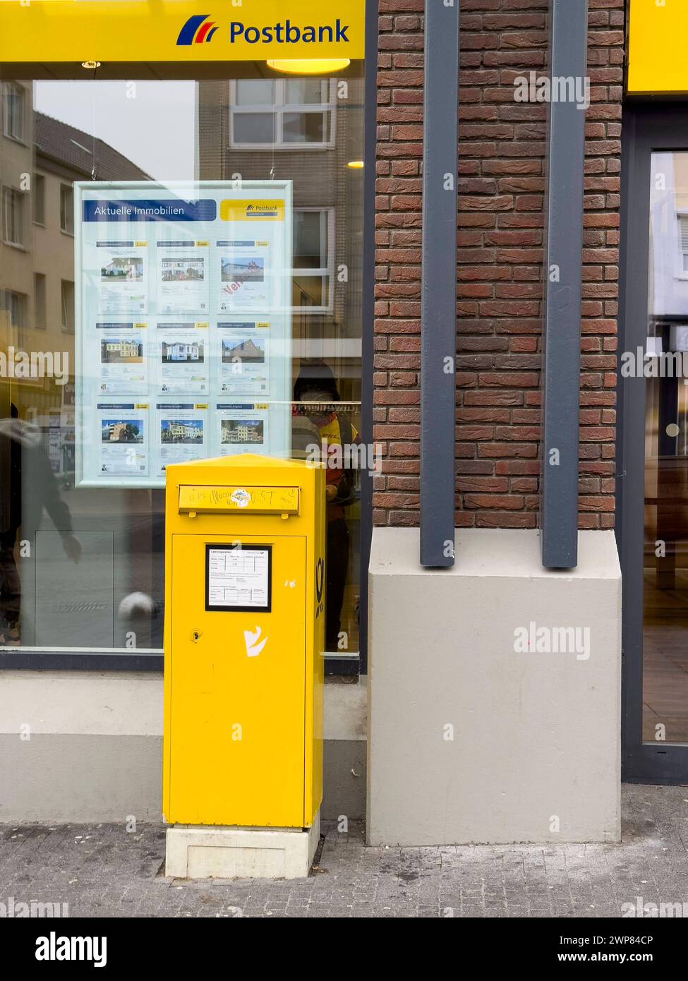 Logo der deutschen postbank hi-res stock photography and images - Alamy