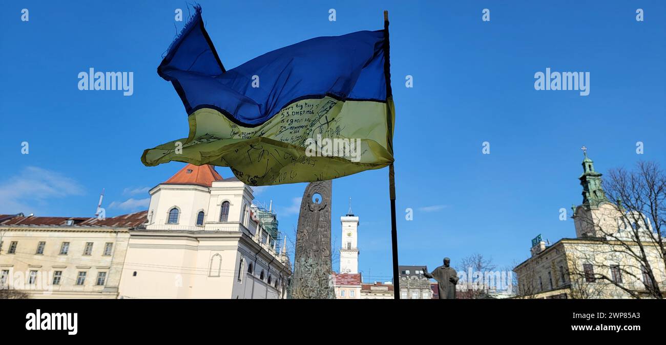 Waving ukraine flag hi-res stock photography and images - Alamy