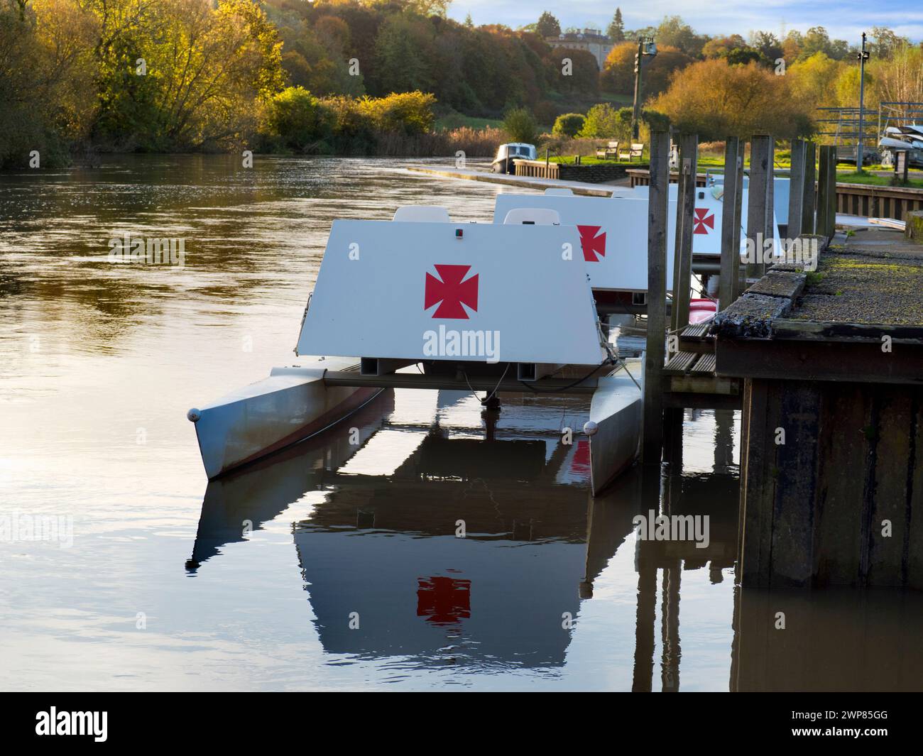 Founded in 1921 and located on a beautiful part of the Thames in ...