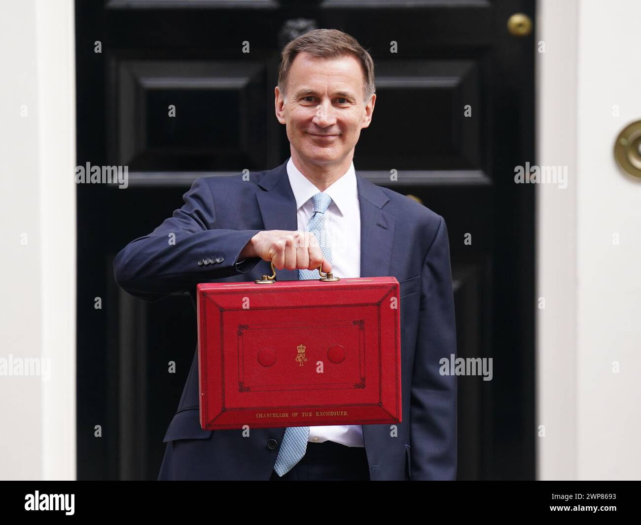 Chancellor of the Exchequer Jeremy Hunt leaves 11 Downing Street ...