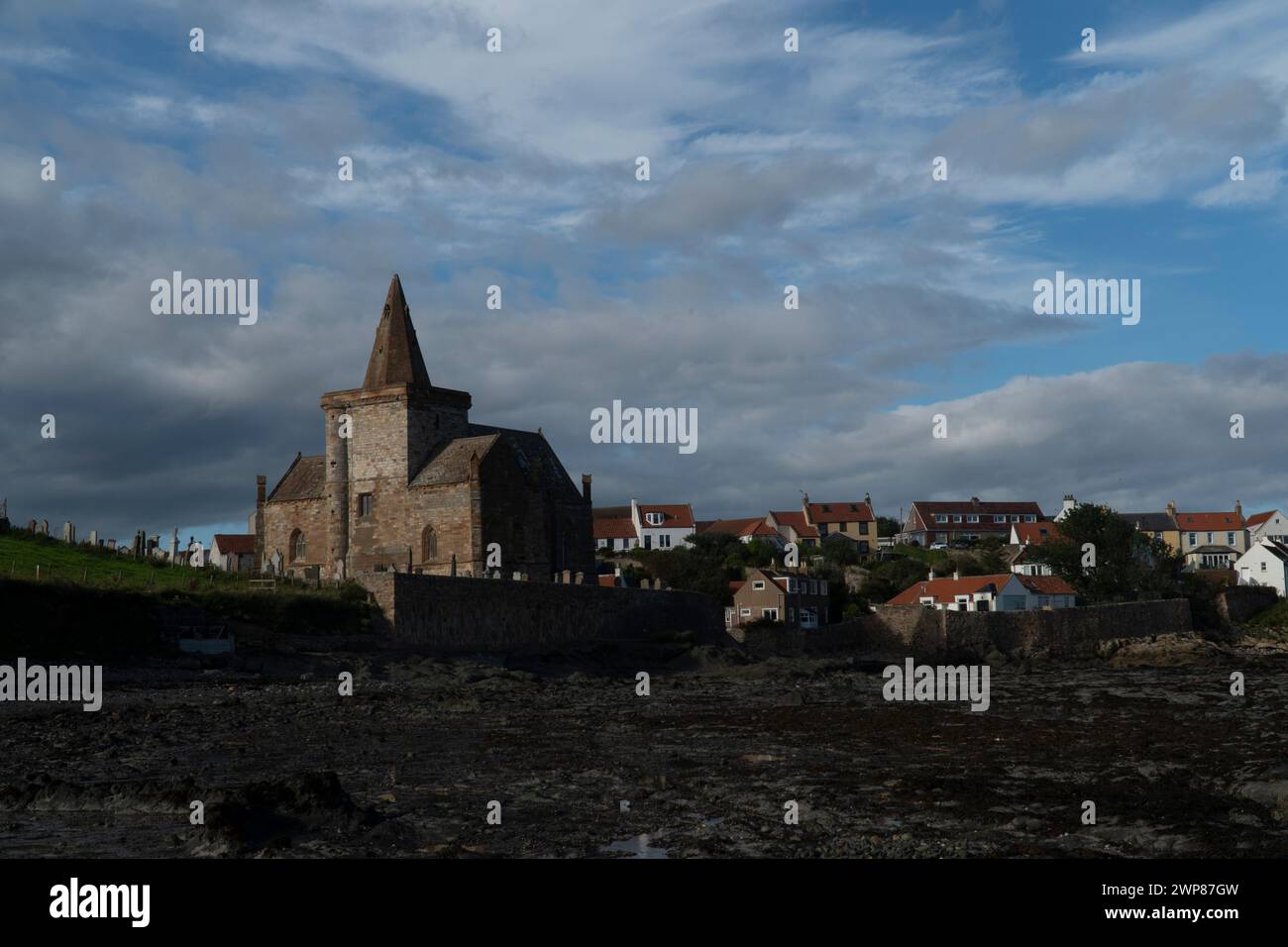 Lovely oceanfront setting hi-res stock photography and images - Alamy