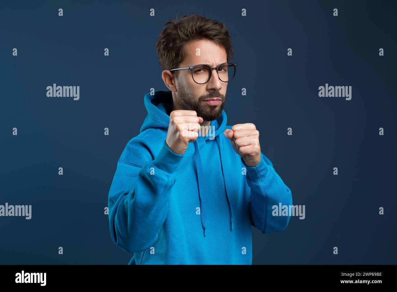 Defensive posture stance pose hi-res stock photography and images - Alamy