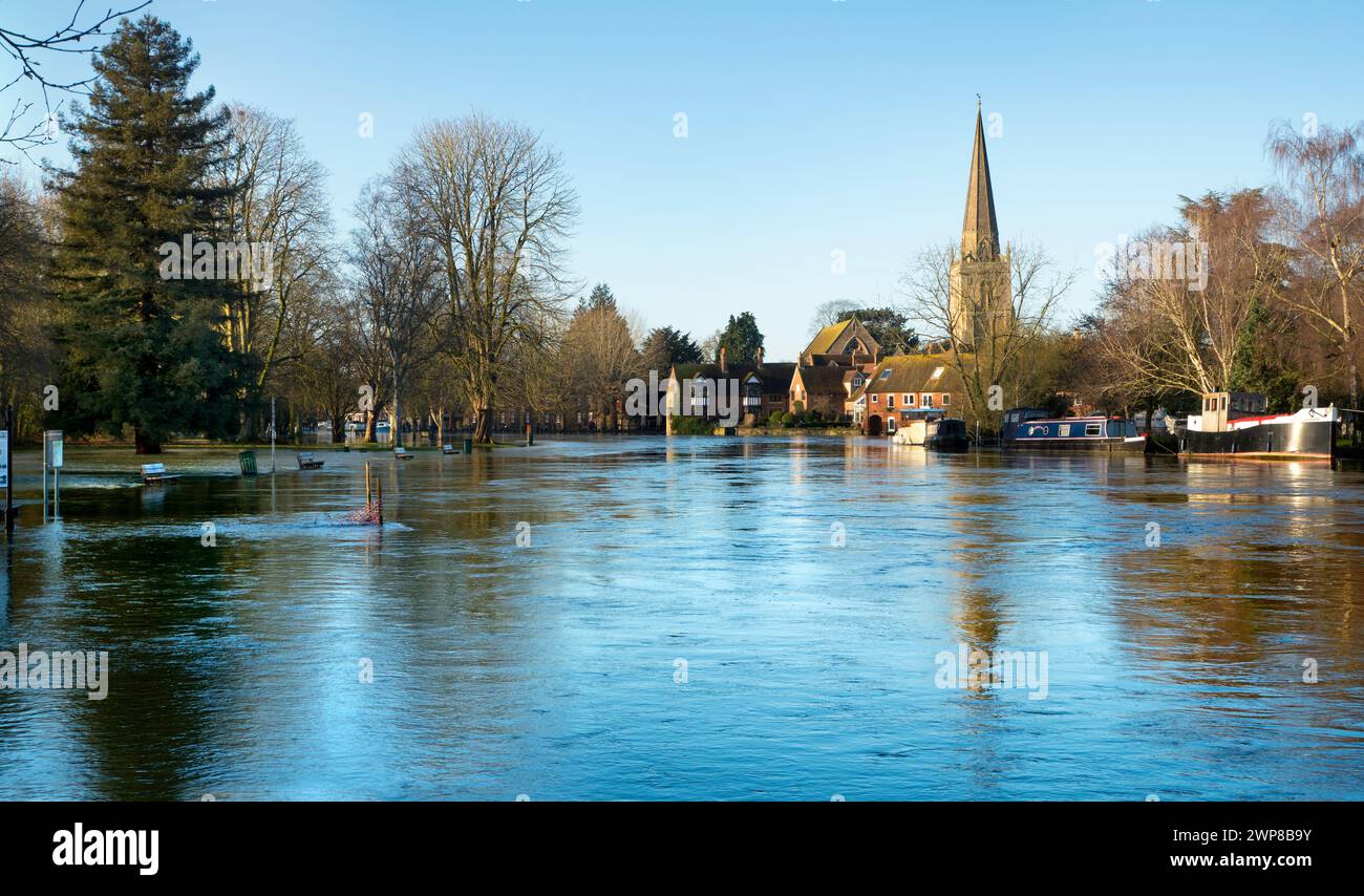 A fine view of the Thames at Abingdon on a glowing winter morning. We ...