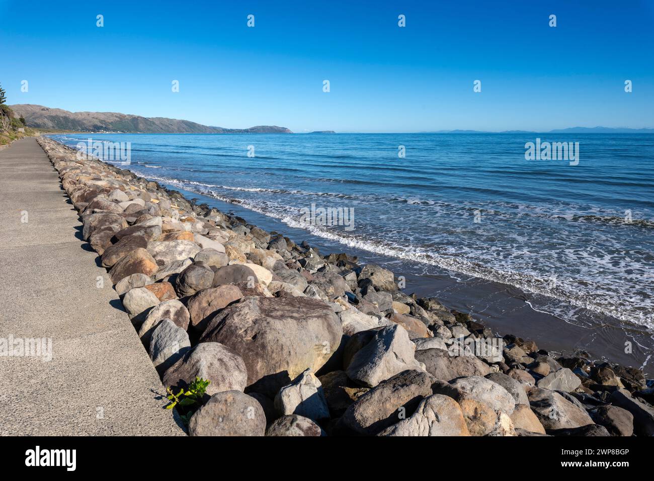 Raumati Beach on the Kapiti Coast of New Zealand on a fine winters day ...