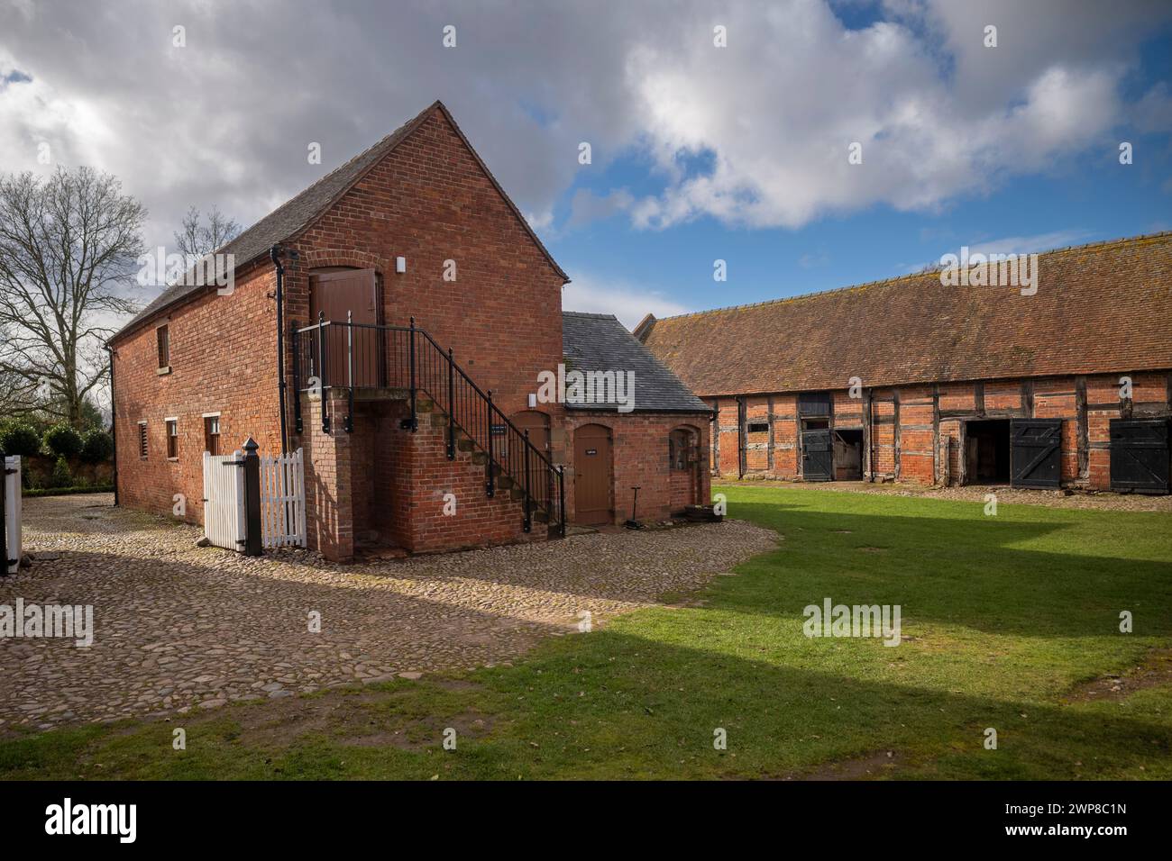 Boscobel house oak hi-res stock photography and images - Alamy