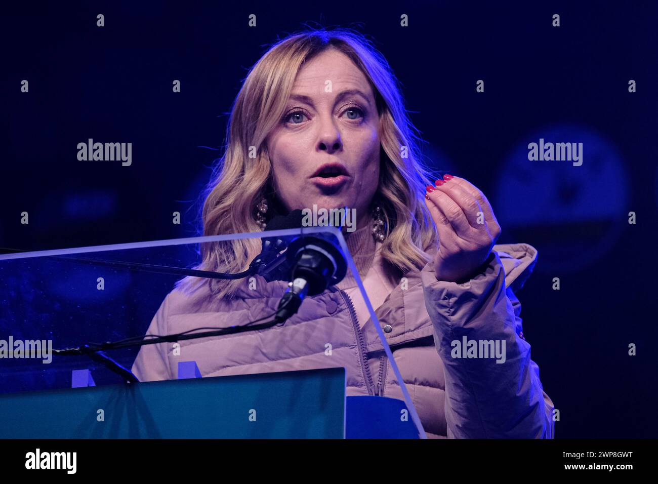 Italian prime minister giorgia meloni hi-res stock photography and ...