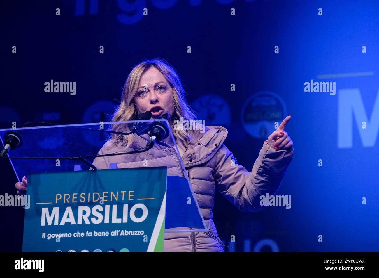 Italian prime minister giorgia meloni hi-res stock photography and ...