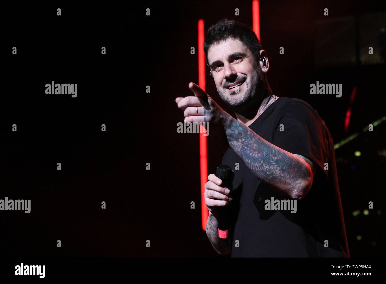 Melendi discografia completa hi-res stock photography and images - Alamy