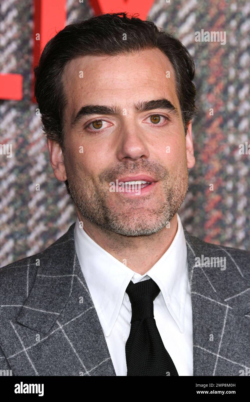 Daniel Ings bei der Premiere der Netflix-Serie The Gentlemen im Theatre Royal Drury Lane. London ...