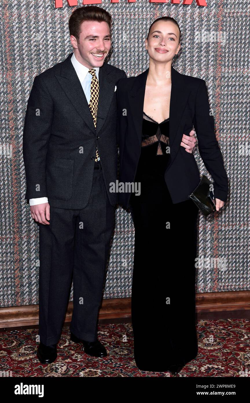 Rocco Ritchie mit Freundin Olivia Monjardin bei der Premiere der ...