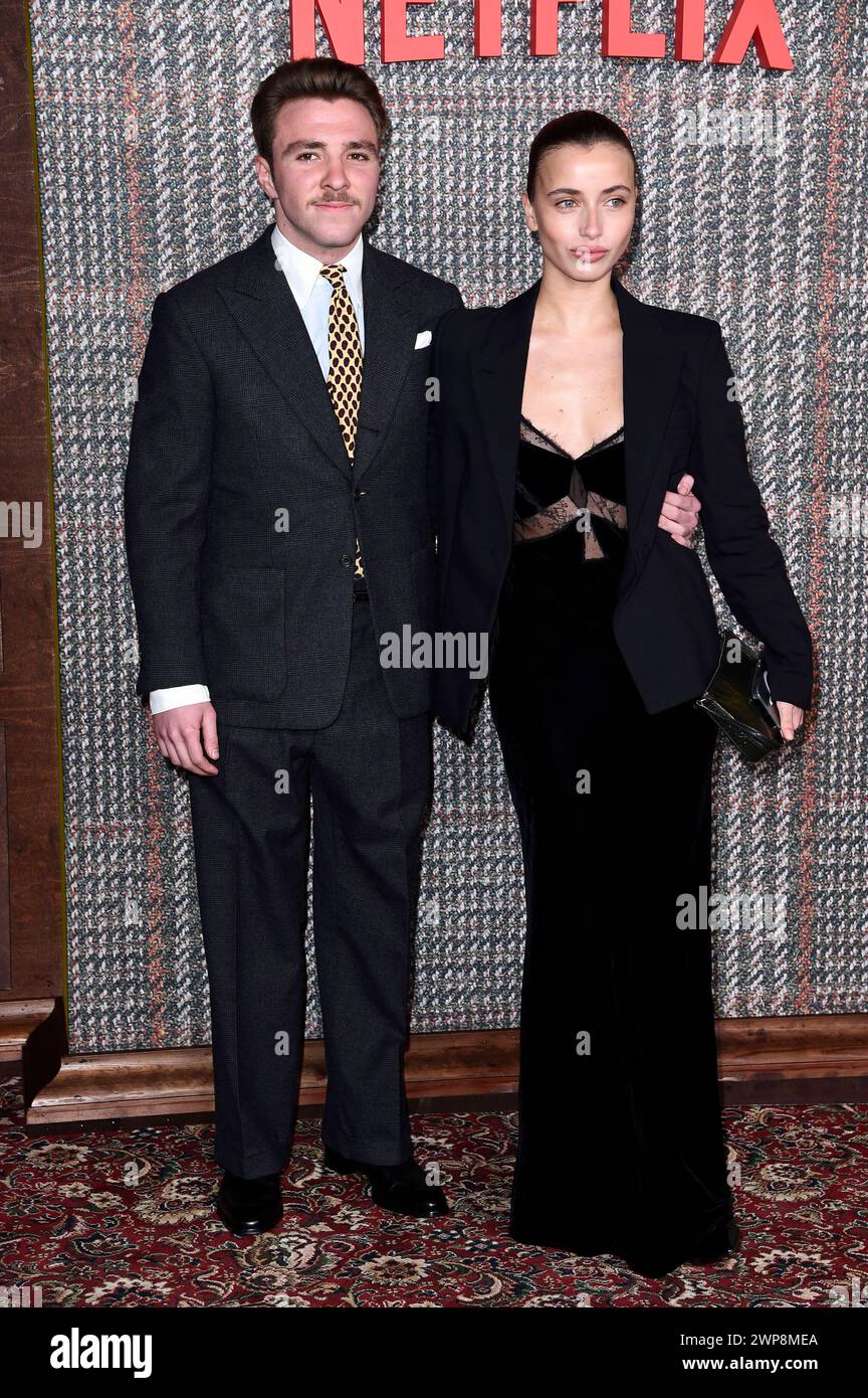 Rocco Ritchie mit Freundin Olivia Monjardin bei der Premiere der ...