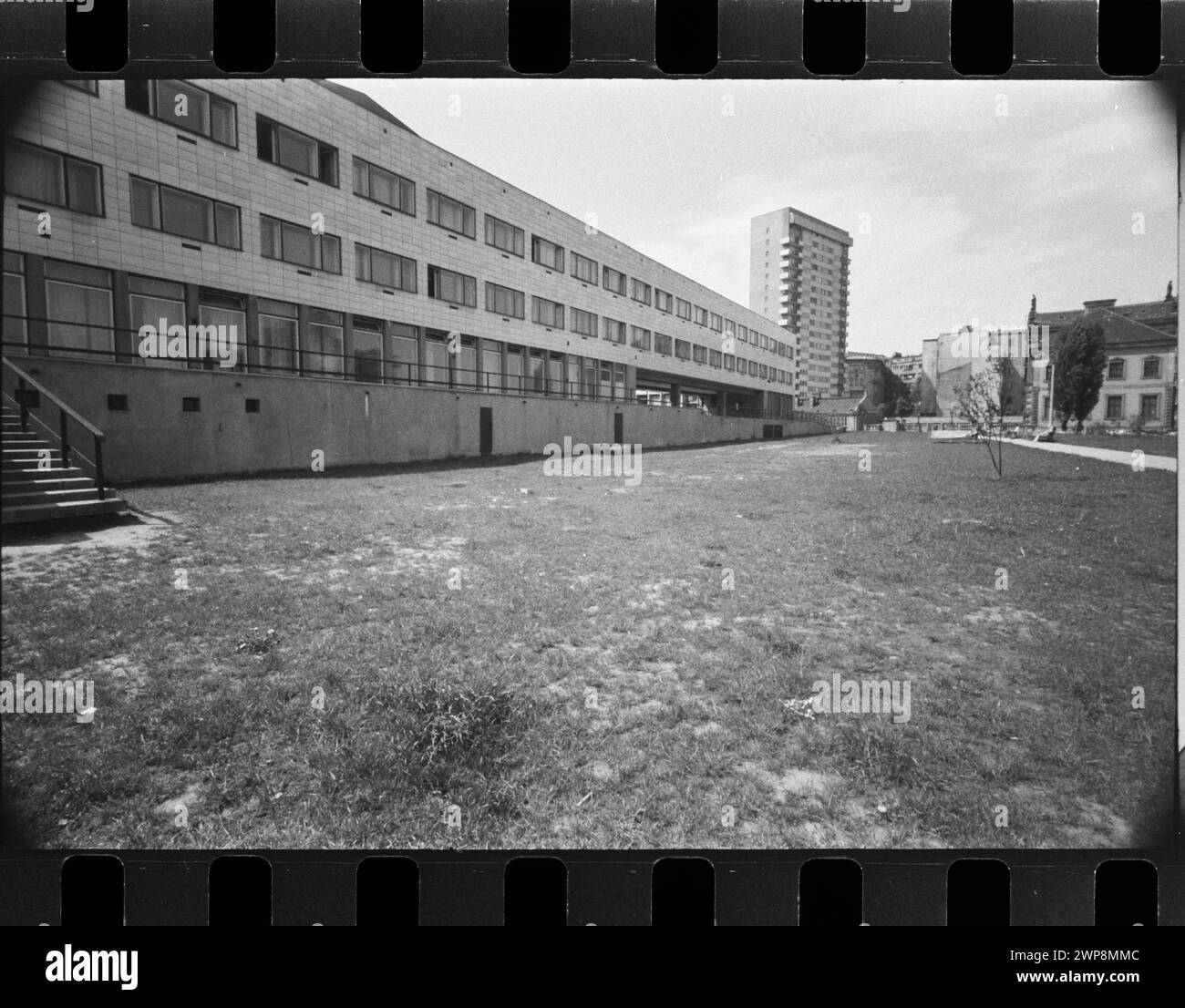 Front view building rear Black and White Stock Photos & Images - Alamy