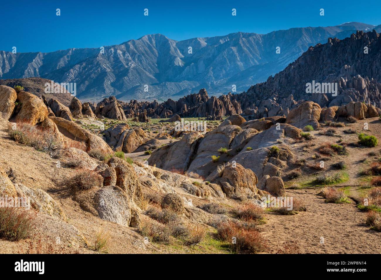 Landscape photo of the colourful and rugged Alabama Hills, California ...